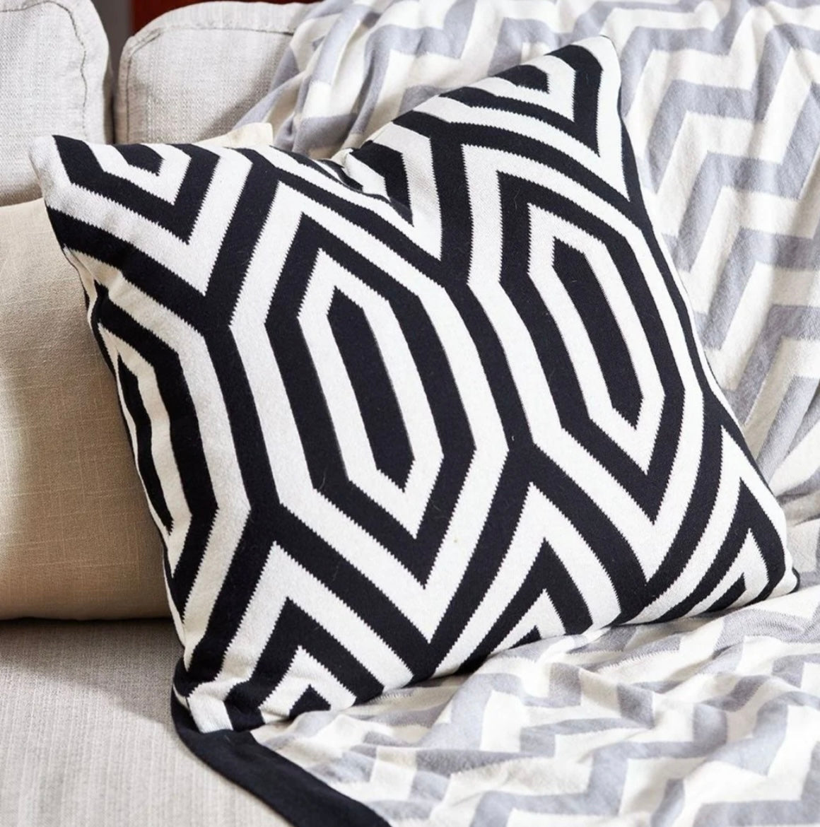 Scatter cushion covers store